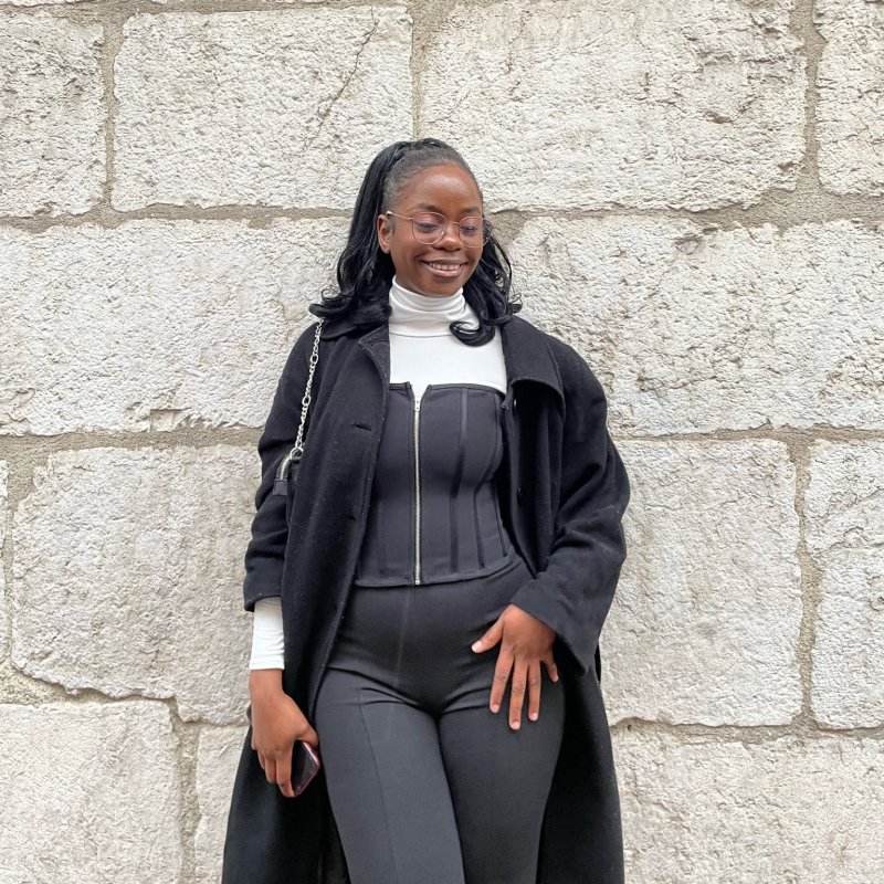 Hélène Mengue (@helene) • Neobook