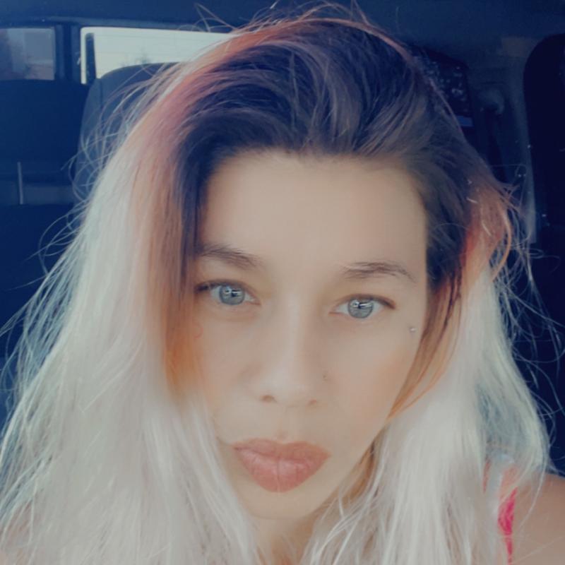 Maryann Moss (@maryannmoss) • Neobook